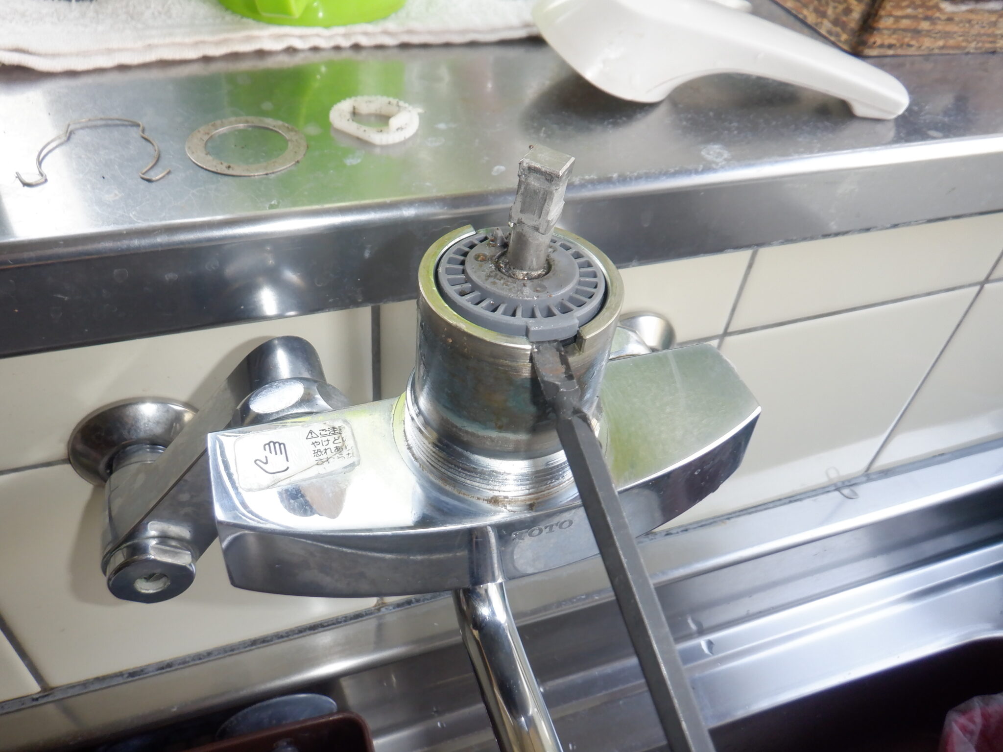 TOTO TKJ30URX【ｶｰﾄﾘｯｼﾞ交換】 壁付ｼﾝｸﾞﾙﾚﾊﾞｰ水栓 水漏れ修理方法 | あなたにも出来るかも？水道修理のブログ