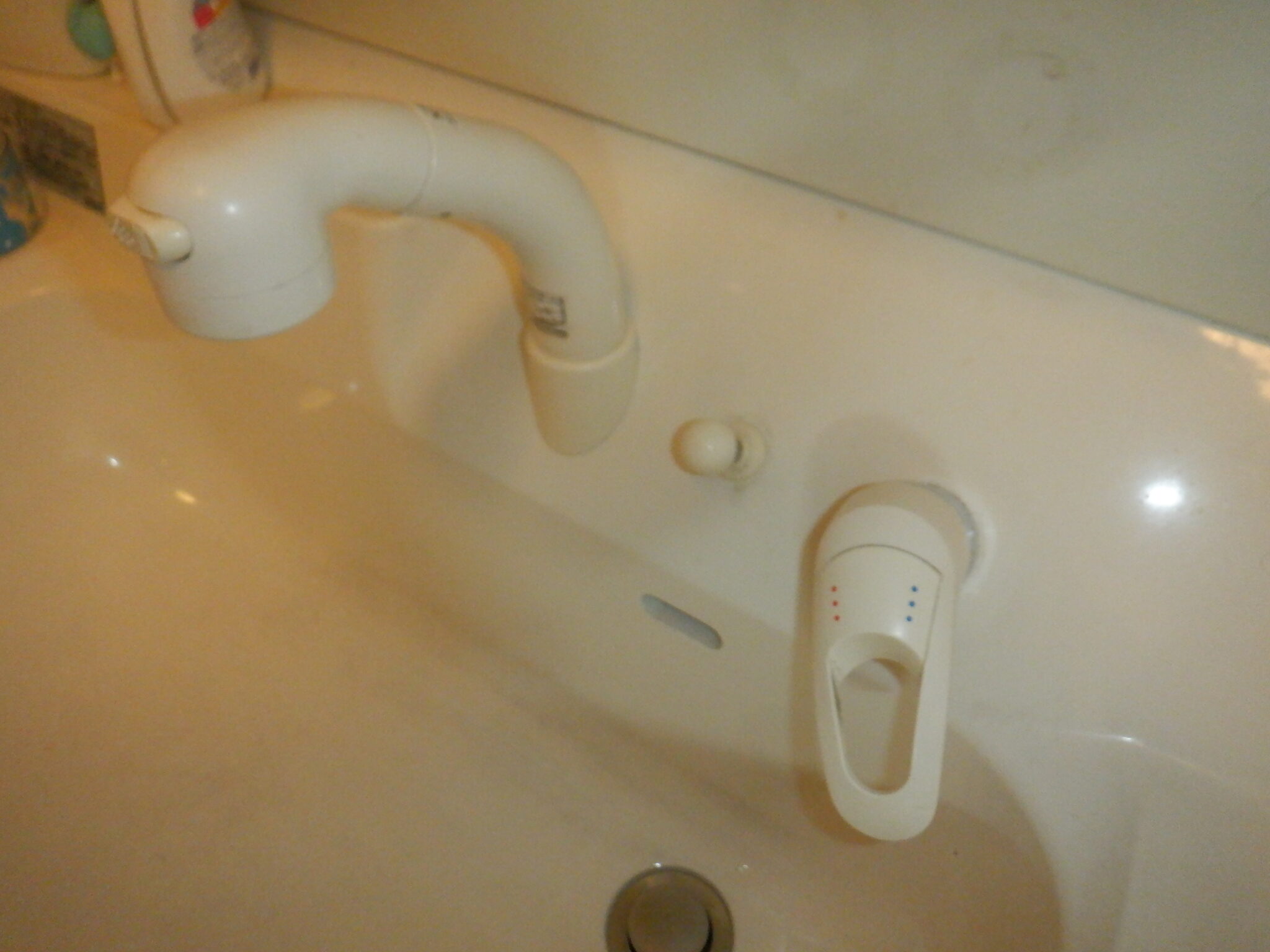 KVK KF569HL【ｶｰﾄﾘｯｼﾞ交換方法】洗面洗髪ｼﾝｸﾞﾙﾚﾊﾞｰ水栓 水漏れ修理 ※洗面台（日立ﾊｳｽﾃｯｸ製） | あなたにも出来るかも？水道修理のブログ