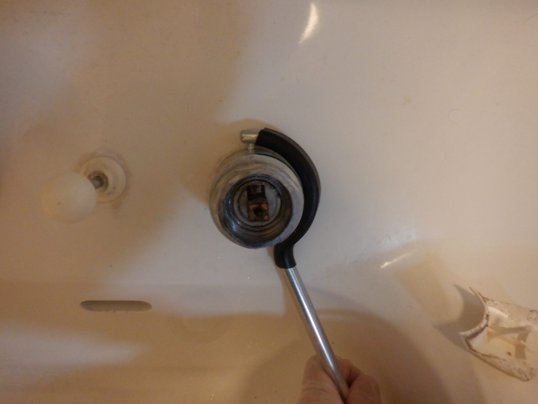 KVK KF569HL【ｶｰﾄﾘｯｼﾞ交換方法】洗面洗髪ｼﾝｸﾞﾙﾚﾊﾞｰ水栓 水漏れ修理 ※洗面台（日立ﾊｳｽﾃｯｸ製） | あなたにも出来るかも？水道修理のブログ