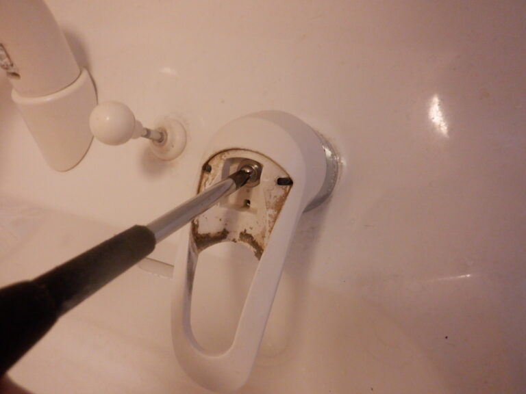 KVK KF569HL【ｶｰﾄﾘｯｼﾞ交換方法】洗面洗髪ｼﾝｸﾞﾙﾚﾊﾞｰ水栓 水漏れ修理 ※洗面台（日立ﾊｳｽﾃｯｸ製） | あなたにも出来るかも？水道修理のブログ