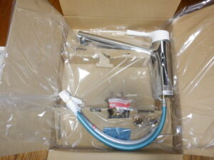 TOTO TKJ31UFRX【後継品へ交換、ｶｰﾄﾘｯｼﾞ交換方法】 ｷｯﾁﾝ台付ｼﾝｸﾞﾙﾚﾊﾞｰ水栓（上吐水） 水漏れ・グラつき→補強板補修方法 （修理部品も記載有り） | あなたにも ...