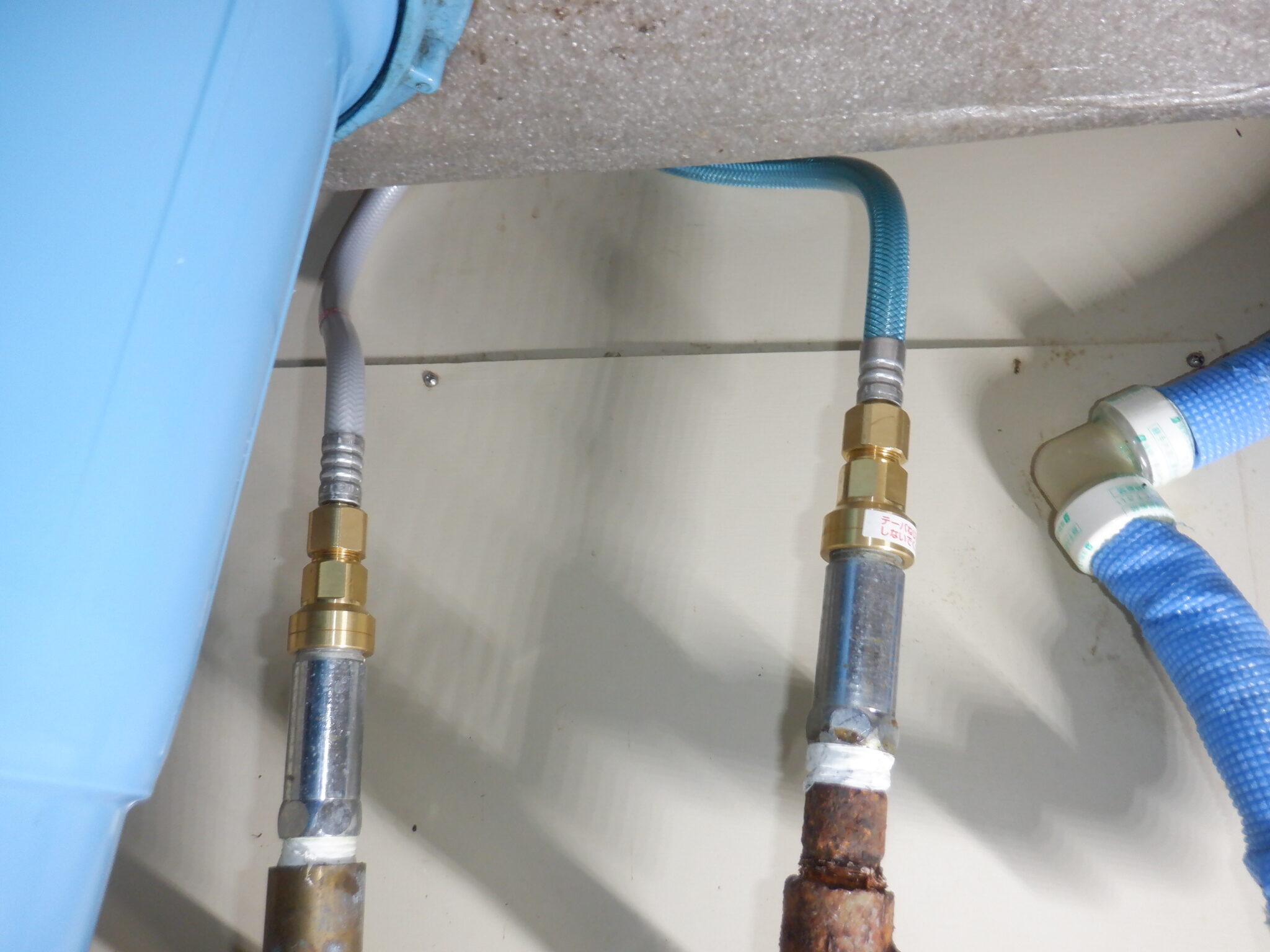 TOTO TKJ31UFRX【後継品へ交換、ｶｰﾄﾘｯｼﾞ交換方法】 ｷｯﾁﾝ台付ｼﾝｸﾞﾙﾚﾊﾞｰ水栓（上吐水） 水漏れ・グラつき→補強板補修方法 （修理部品も記載有り） | あなたにも ...