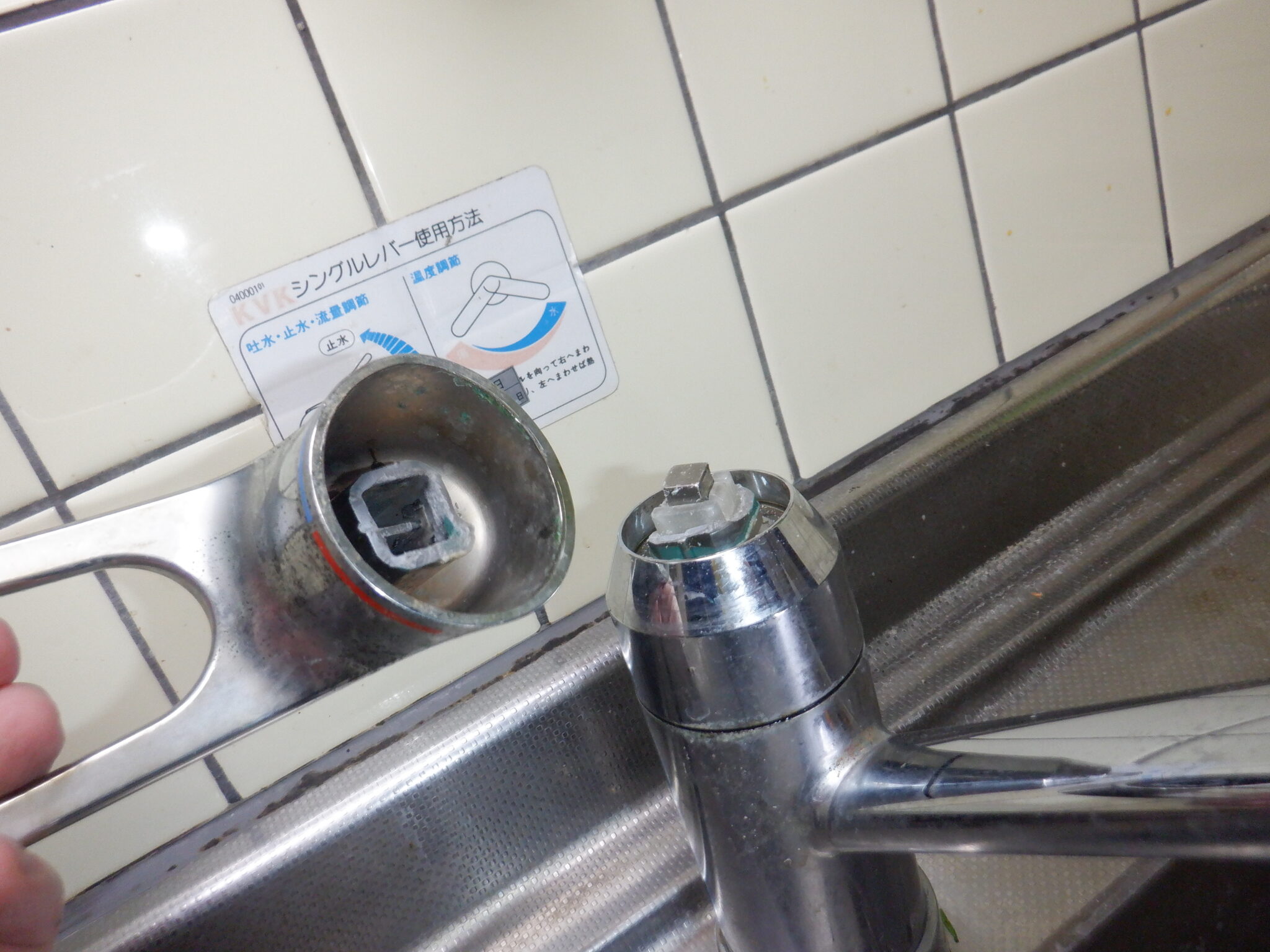 TOTO TKG30URX【ｶｰﾄﾘｯｼﾞ交換、本体後継品情報】 ｷｯﾁﾝ壁付ｼﾝｸﾞﾙﾚﾊﾞｰ水栓 水漏れ修理方法 ※TKG30USX、他 TKG31型も対象 | あなたにも出来るかも？水道 ...