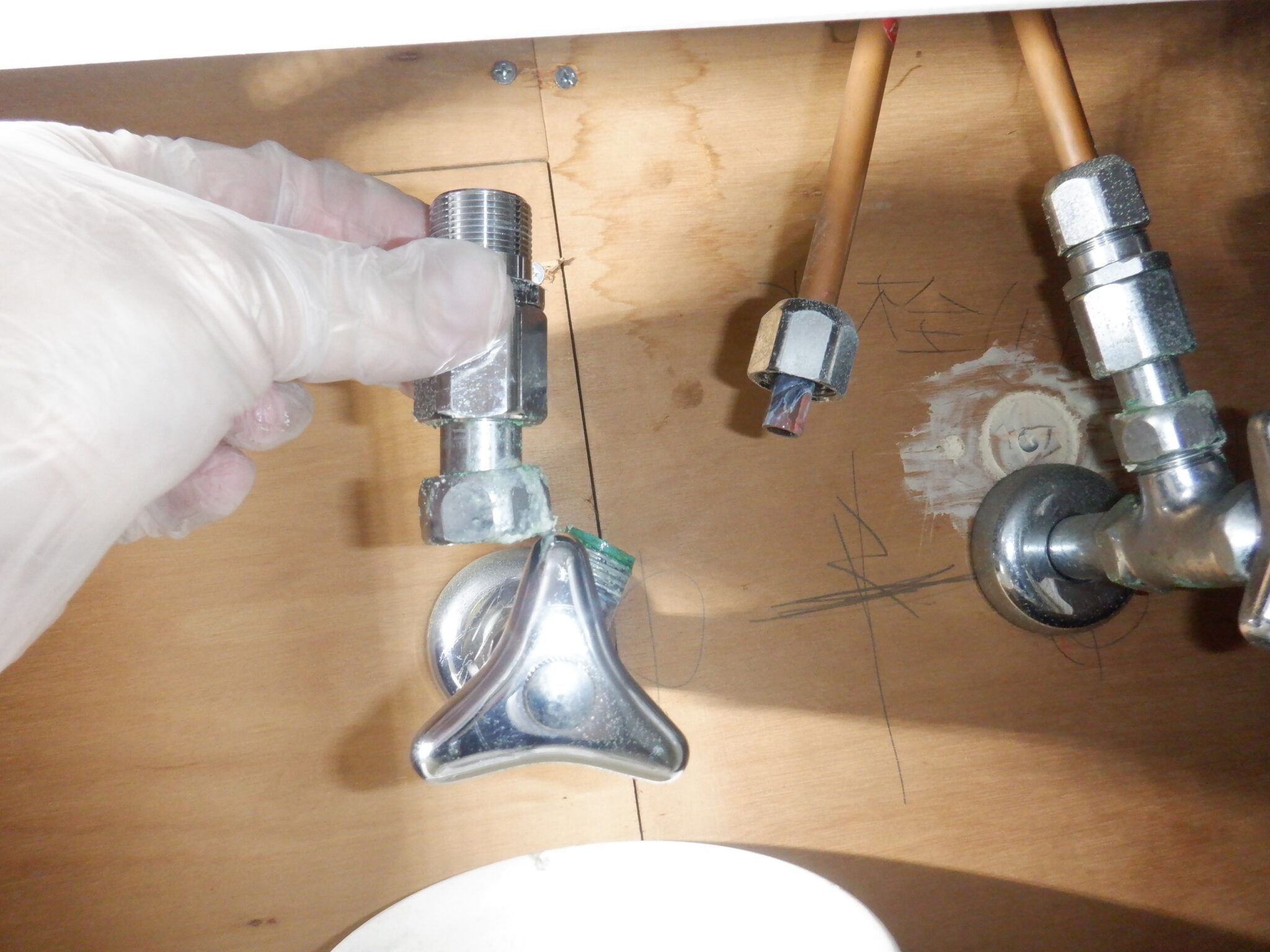 MYM FM737 【ﾀｶﾗｽﾀﾝﾀﾞｰﾄﾞ製 ｼｽﾃﾑｷｯﾁﾝ】 ｼﾝｸﾞﾙﾚﾊﾞｰ水栓 水漏れ 水栓本体交換手順 ※補足 修理部品の記載有り | あなたにも出来るかも？水道修理のブログ