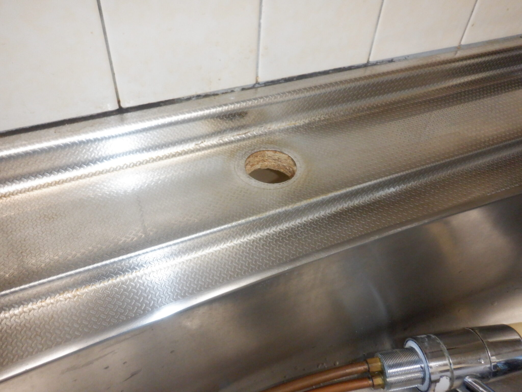 MYM FM737 【ﾀｶﾗｽﾀﾝﾀﾞｰﾄﾞ製 ｼｽﾃﾑｷｯﾁﾝ】 ｼﾝｸﾞﾙﾚﾊﾞｰ水栓 水漏れ 水栓本体交換手順 ※補足 修理部品の記載有り | あなたにも出来るかも？水道修理のブログ