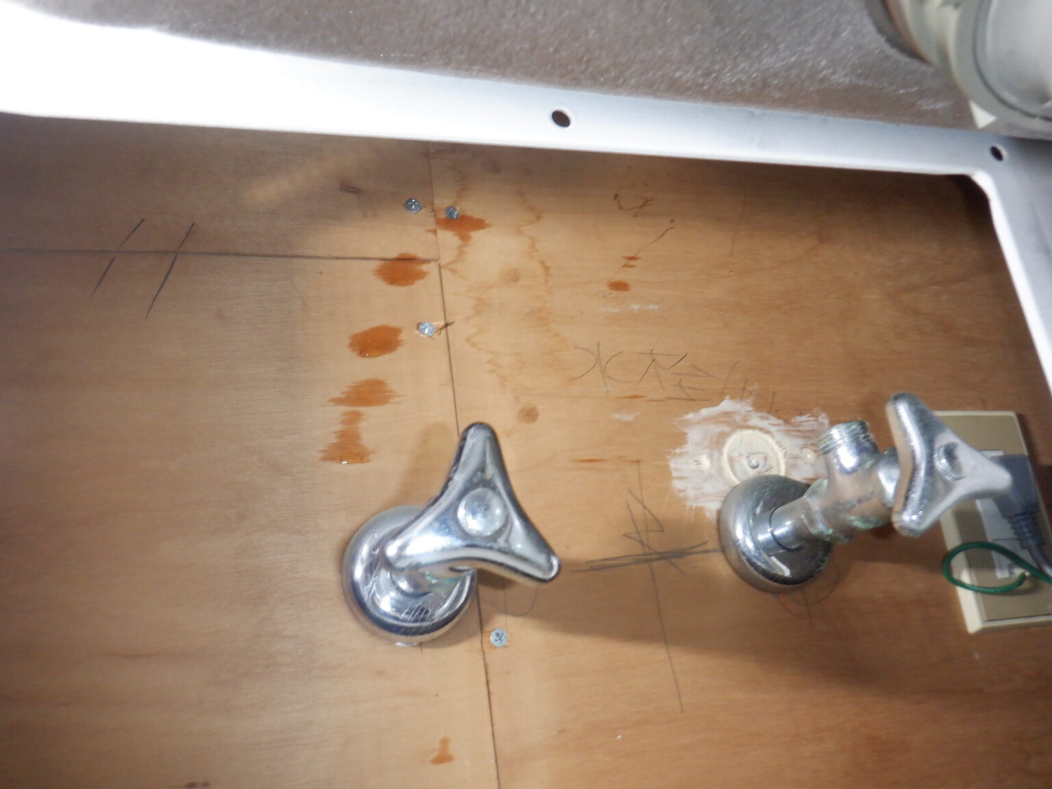 MYM FM737 【ﾀｶﾗｽﾀﾝﾀﾞｰﾄﾞ製 ｼｽﾃﾑｷｯﾁﾝ】 ｼﾝｸﾞﾙﾚﾊﾞｰ水栓 水漏れ 水栓本体交換手順 ※補足 修理部品の記載有り | あなたにも出来るかも？水道修理のブログ