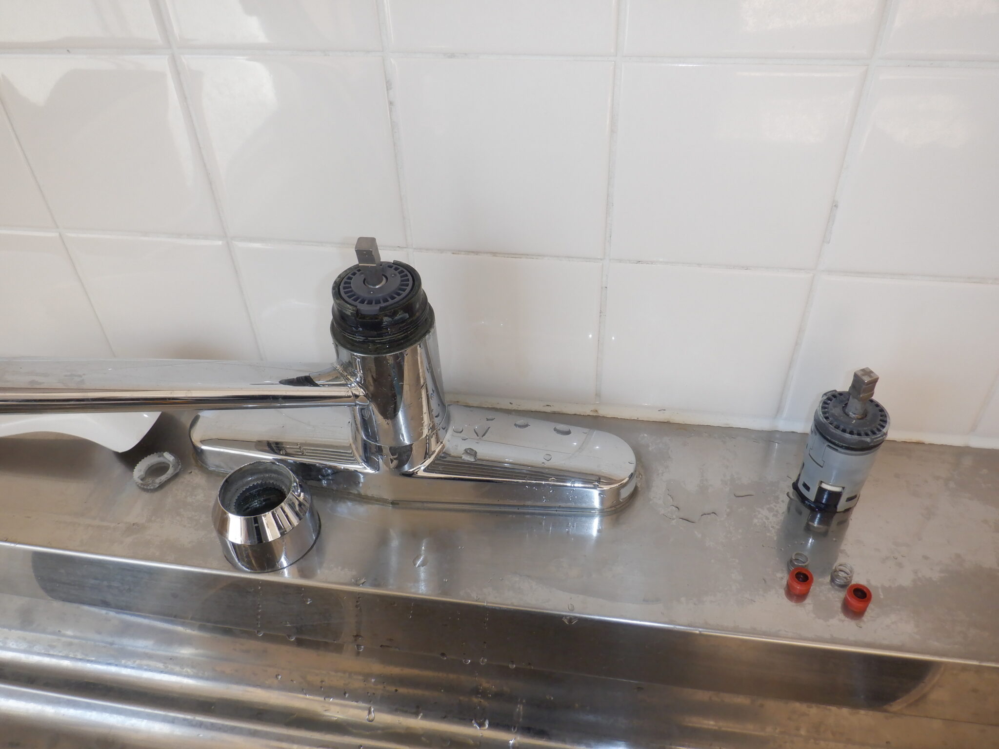 TOTO TKJ33URX【ｶｰﾄﾘｯｼﾞ交換方法】 台付2穴ｼﾝｸﾞﾙﾚﾊﾞｰ水栓 水漏れ修理方法 ※補足 他、修理部品の記載有り | あなたにも出来るかも？水道修理のブログ