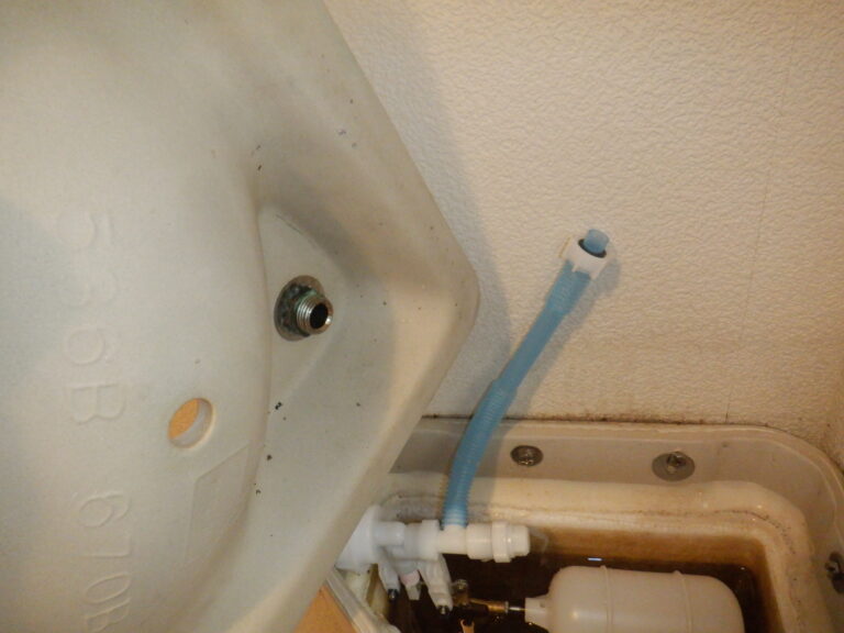 TOTO S670B（S670S）【ﾎﾞｰﾙﾀｯﾌﾟ・ﾌﾛｰﾄﾊﾞﾙﾌﾞ交換】 ﾄｲﾚ隅付ﾛｰﾀﾝｸ 水漏れ修理方法※他、修理部品の記載有り | あなたにも出来るかも？水道修理のブログ