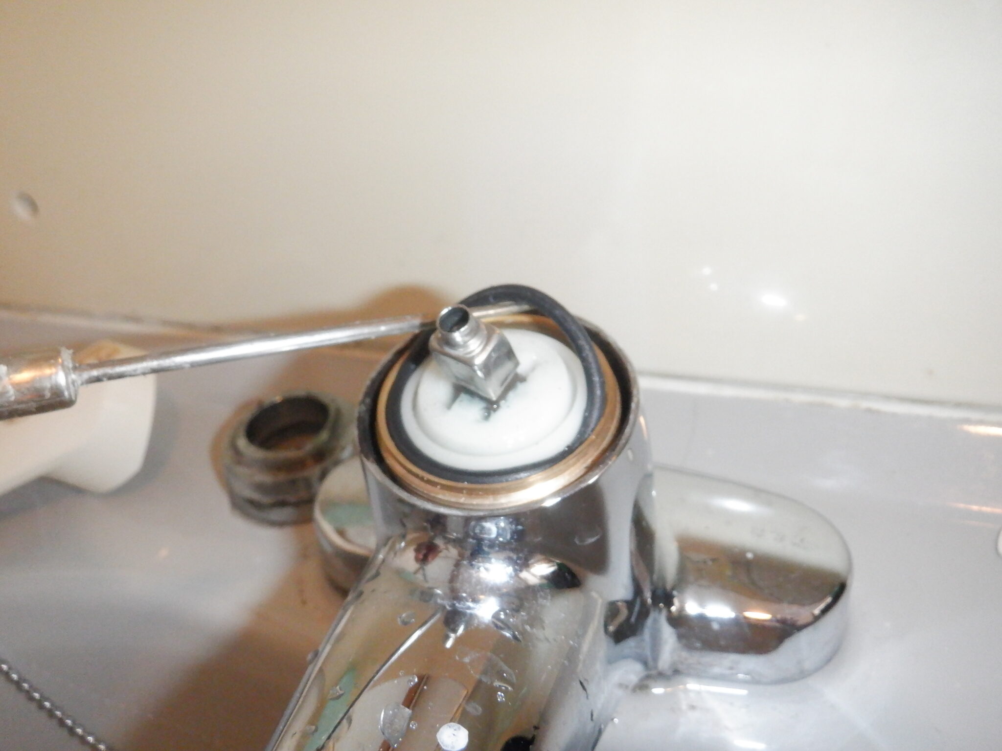 KVK KM315（G・GT）【ﾊﾞﾙﾌﾞｶｰﾄﾘｯｼﾞ交換手順】洗面ｼﾝｸﾞﾙﾚﾊﾞｰ水栓 水漏れ修理方法 ※洗面化粧台 ﾀｶﾗｽﾀﾝﾀﾞｰﾄﾞ | あなたにも出来るかも？水道修理のブログ