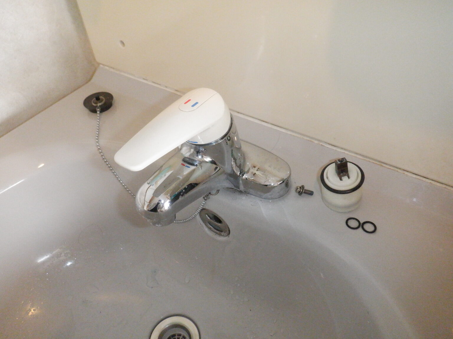 KVK KM315（G・GT）【ﾊﾞﾙﾌﾞｶｰﾄﾘｯｼﾞ交換手順】洗面ｼﾝｸﾞﾙﾚﾊﾞｰ水栓 水漏れ修理方法 ※洗面化粧台 ﾀｶﾗｽﾀﾝﾀﾞｰﾄﾞ | あなたにも出来るかも？水道修理のブログ