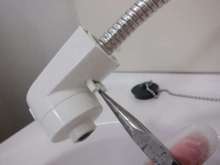 MYM FA244HU16【ｼｬﾜｰﾎｰｽ交換・ｶｰﾄﾘｯｼﾞ交換】 洗面洗髪ｼｬﾜｰ水栓（ﾀｶﾗｽﾀﾝﾀﾞｰﾄﾞ洗面台仕様）ｼｬﾜｰﾎｰｽ水漏れ | あなたにも出来るかも？水道修理のブログ