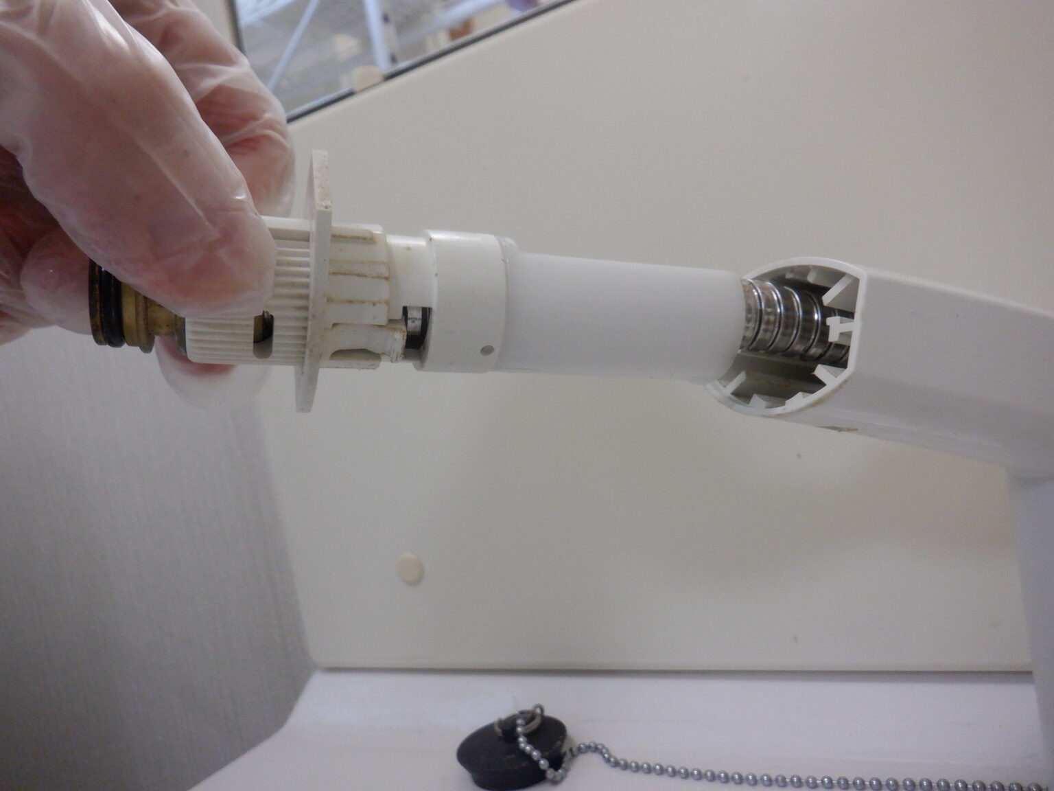 MYM FA244HU16【ｼｬﾜｰﾎｰｽ交換・ｶｰﾄﾘｯｼﾞ交換】 洗面洗髪ｼｬﾜｰ水栓（ﾀｶﾗｽﾀﾝﾀﾞｰﾄﾞ洗面台仕様）ｼｬﾜｰﾎｰｽ水漏れ | あなたにも出来るかも？水道修理のブログ