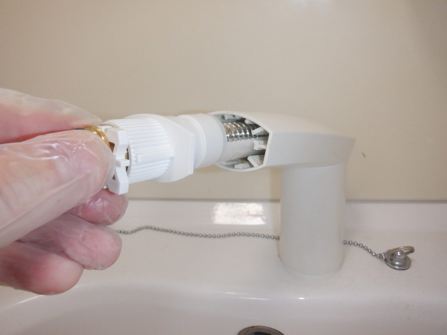 MYM FA244HU16【ｼｬﾜｰﾎｰｽ交換・ｶｰﾄﾘｯｼﾞ交換】 洗面洗髪ｼｬﾜｰ水栓（ﾀｶﾗｽﾀﾝﾀﾞｰﾄﾞ洗面台仕様）ｼｬﾜｰﾎｰｽ水漏れ | あなたにも出来るかも？水道修理のブログ