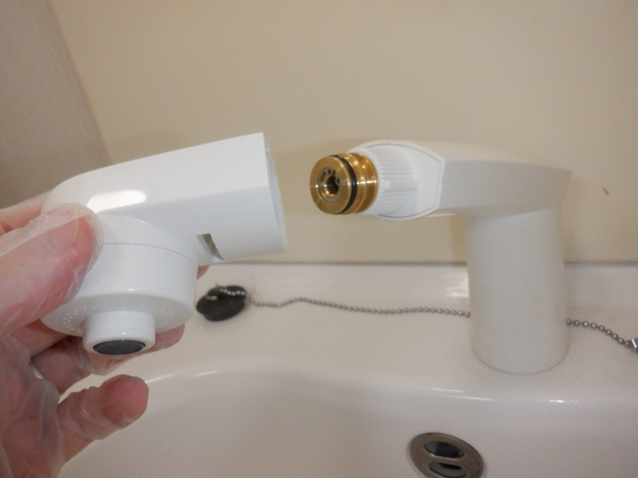 MYM FA244HU16【ｼｬﾜｰﾎｰｽ交換・ｶｰﾄﾘｯｼﾞ交換】 洗面洗髪ｼｬﾜｰ水栓（ﾀｶﾗｽﾀﾝﾀﾞｰﾄﾞ洗面台仕様）ｼｬﾜｰﾎｰｽ水漏れ | あなたにも出来るかも？水道修理のブログ