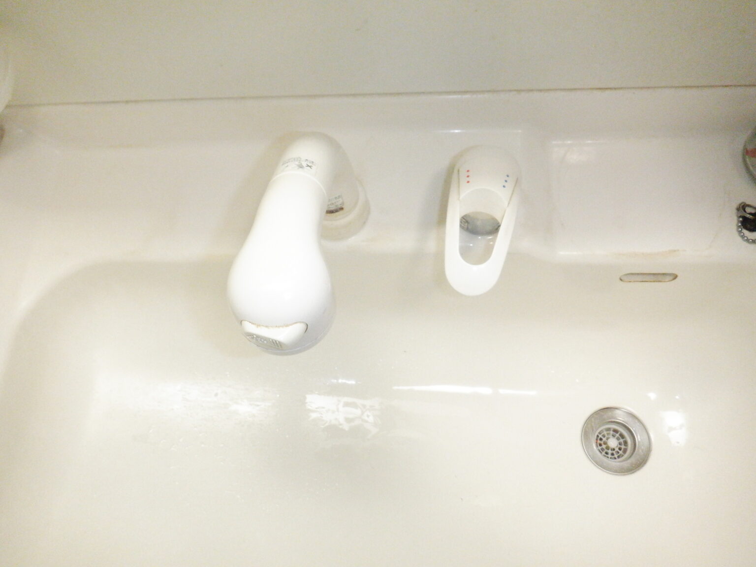 KVK KF568【ｶｰﾄﾘｯｼﾞ交換方法・ｼｬﾜｰﾎｰｽ品番情報】 洗面ｼﾝｸﾞﾙﾚﾊﾞｰ式洗髪ｼｬﾜｰ水栓 水が止まらない 修理方法 ※ﾄｽﾃﾑ洗面台など | あなたにも出来るかも？水道 ...