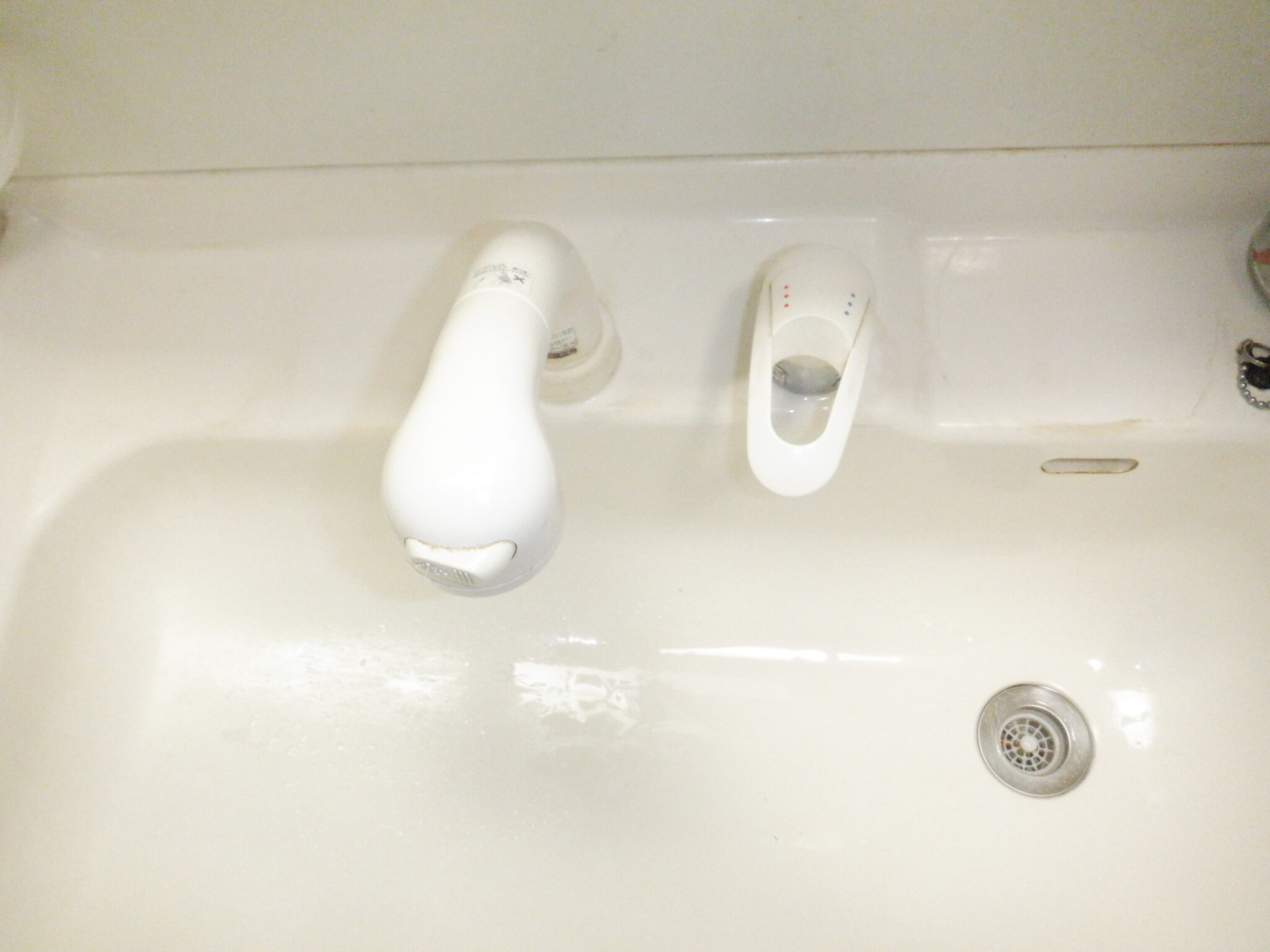 KVK KF568【ｶｰﾄﾘｯｼﾞ交換方法・ｼｬﾜｰﾎｰｽ品番情報】 洗面ｼﾝｸﾞﾙﾚﾊﾞｰ式洗髪ｼｬﾜｰ水栓 水が止まらない 修理方法 ※ﾄｽﾃﾑ洗面台など | あなたにも出来るかも？水道 ...