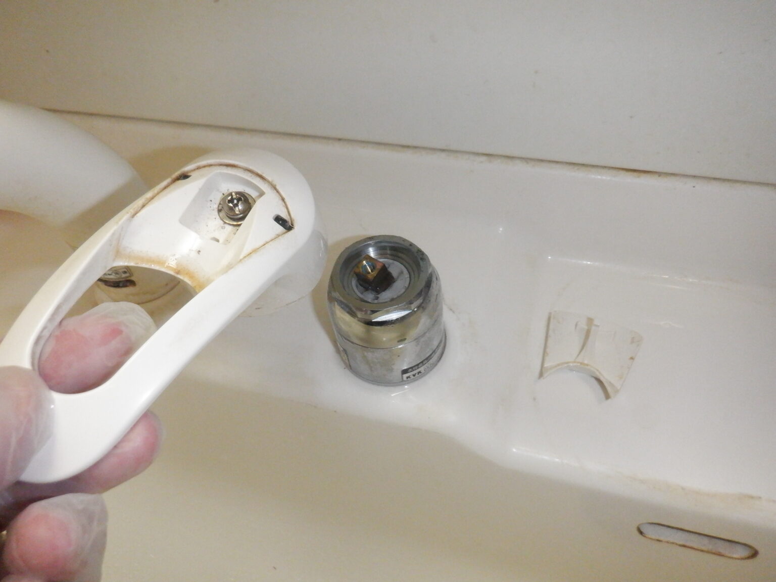 KVK KF568【ｶｰﾄﾘｯｼﾞ交換方法・ｼｬﾜｰﾎｰｽ品番情報】 洗面ｼﾝｸﾞﾙﾚﾊﾞｰ式洗髪ｼｬﾜｰ水栓 水が止まらない 修理方法 ※ﾄｽﾃﾑ洗面台など | あなたにも出来るかも？水道 ...