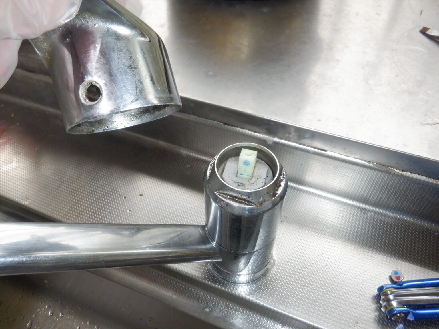 TOTO TKJ31UF3R【ｽﾊﾟｳﾄ部ﾊﾟｯｷﾝ交換、ｶｰﾄﾘｯｼﾞ交換】 ｷｯﾁﾝ 台付ｼﾝｸﾞﾙﾚﾊﾞｰ水栓 水漏れ修理 | あなたにも出来るかも？水道修理のブログ