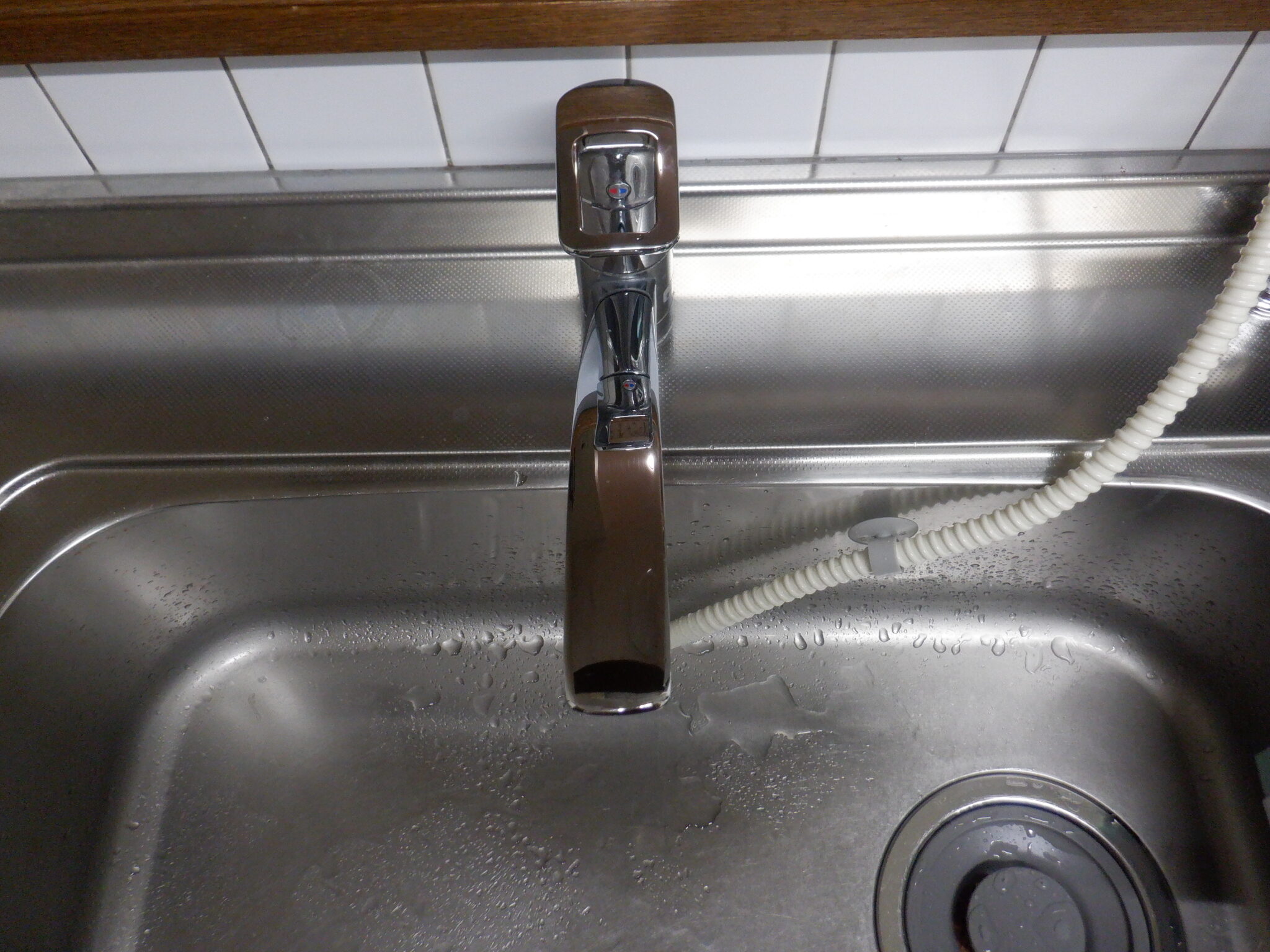 TOTO TKHG31PR【ｶｰﾄﾘｯｼﾞ交換方法、本体の取り外し方】 ｷｯﾁﾝ台付ｼﾝｸﾞﾙﾚﾊﾞｰ水栓 水漏れ修理方法 ※本体後継品情報 | あなたにも出来るかも？水道修理のブログ