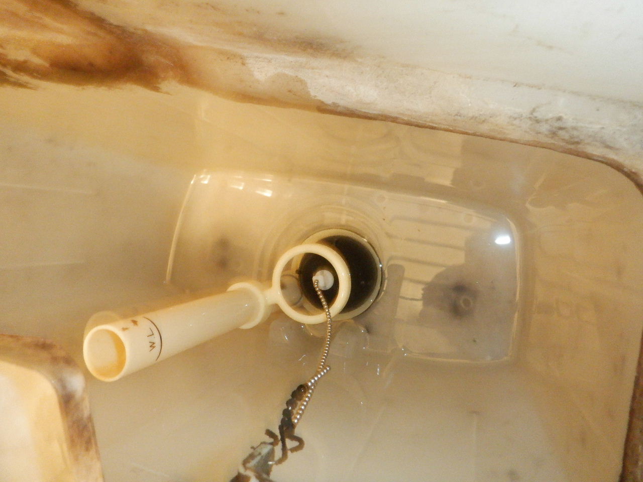 INAX DC-1890S【ﾎﾞｰﾙﾀｯﾌﾟ･ﾌﾛｰﾄｺﾞﾑ玉交換手順】 手洗い付ﾛｰﾀﾝｸ「ﾚｽｶｰｻｼﾘｰｽﾞ」 水が止まらない 修理方法 | あなたにも出来るかも？水道修理のブログ