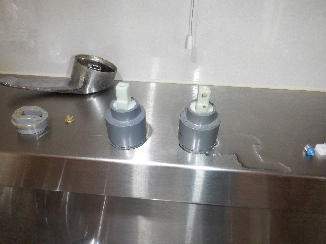 TOTO TKJ30U3R【ｶｰﾄﾘｯｼﾞ交換方法、後継品・代替品情報】 ﾒﾀﾙｼﾞｮｲｼﾘｰｽﾞ ｷｯﾁﾝ壁付ｼﾝｸﾞﾙﾚﾊﾞｰ水栓 水漏れ修理 | あなたにも出来るかも？水道修理のブログ