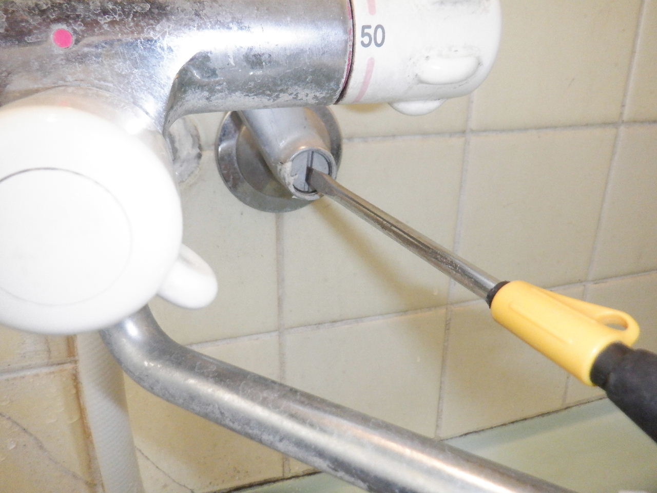 INAX BF-4145T【温度制御部交換、切替弁部・本体後継品情報】 ｻｰﾓｽﾀｯﾄ付ｼｬﾜｰﾊﾞｽ水栓 ＜温度調節が効かない＞ | あなたにも出来るかも？水道修理のブログ