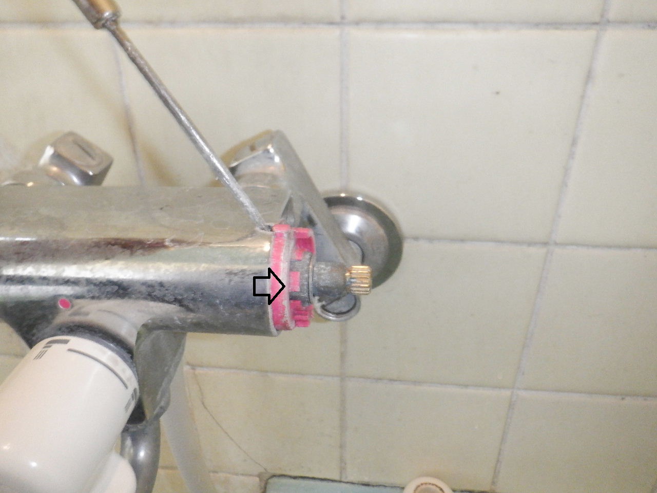 INAX BF-4145T【温度制御部交換、切替弁部・本体後継品情報】 ｻｰﾓｽﾀｯﾄ付ｼｬﾜｰﾊﾞｽ水栓 ＜温度調節が効かない＞ | あなたにも出来るかも？水道修理のブログ