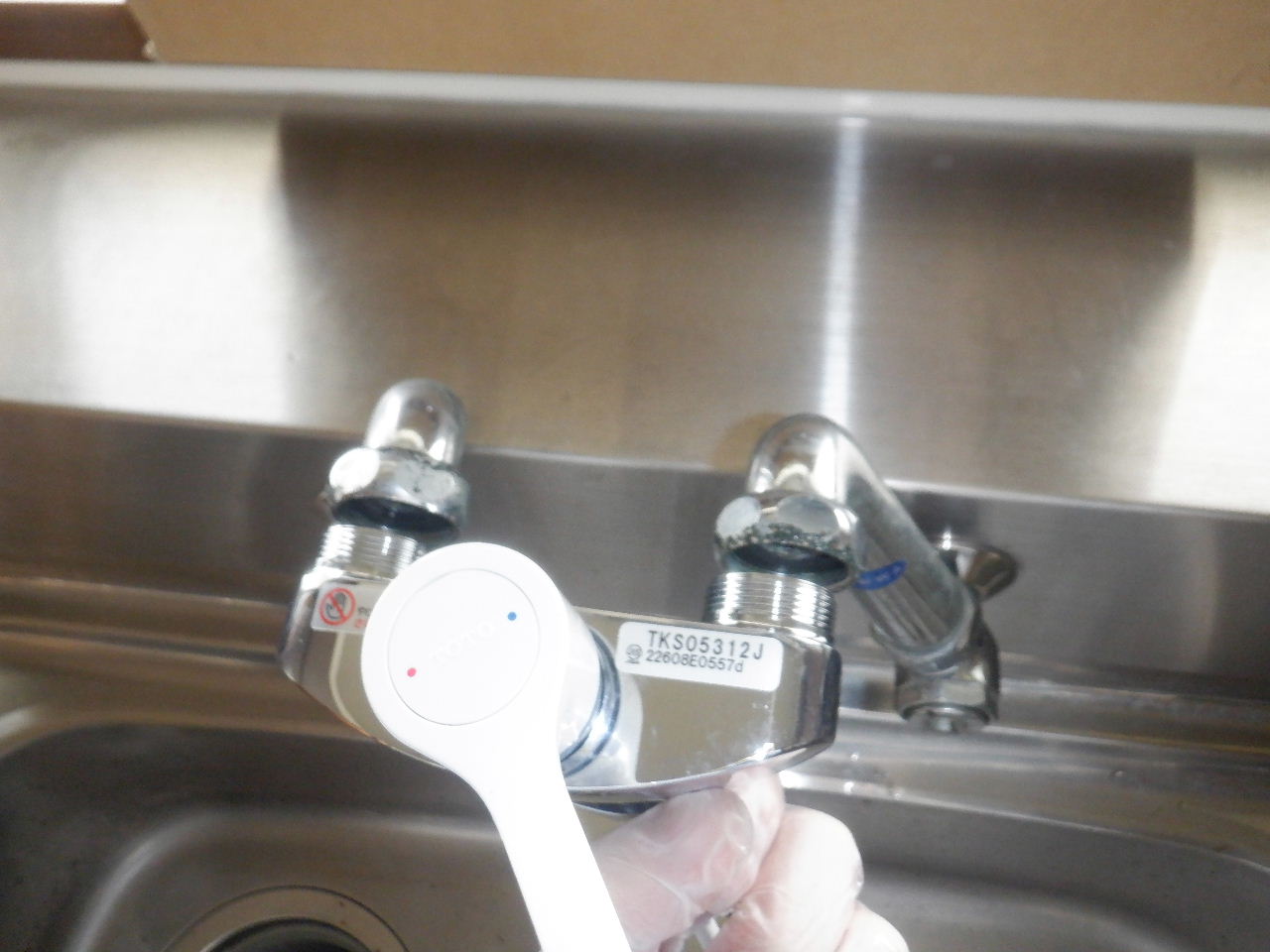 TOTO TKJ30UX ｷｯﾁﾝ壁付ｼﾝｸﾞﾙﾚﾊﾞｰ水栓 ＜吐水ﾊﾟｲﾌﾟ接続部から水漏れ＞（修理部品供給終了品） 簡単な水栓本体部交換方法 | あなたにも出来るかも？水道修理のブログ