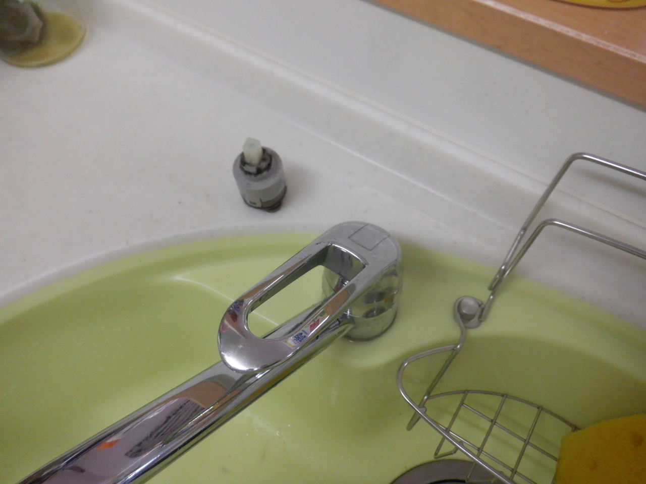 ﾔﾏﾊ(YAMAHA)製ｼｽﾃﾑｷｯﾁﾝ INAX 台付ｼﾝｸﾞﾙﾚﾊﾞｰ水栓 SF-B424S-YA 修理方法【ｶｰﾄﾘｯｼﾞ交換手順 ...