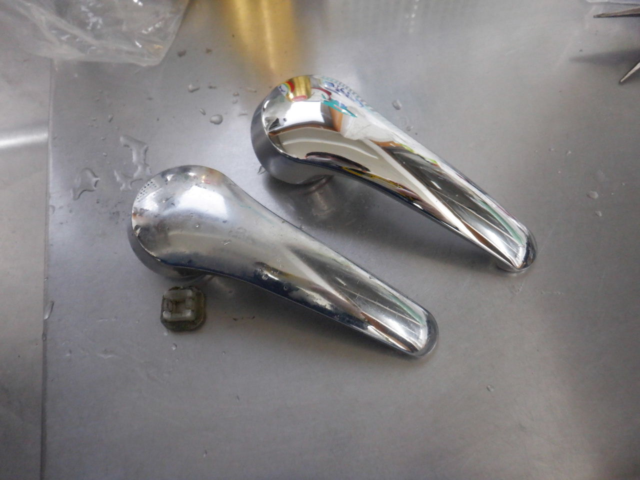 TOTO TKJ33U3【ｶｰﾄﾘｯｼﾞ交換方法】 台付き2穴ｼﾝｸﾞﾙﾚﾊﾞｰ水栓 ※ﾒﾀﾙｼﾞｮｲｼﾘｰｽﾞ ＜水が止まらない・ﾚﾊﾞｰが折れた・ﾚﾊﾞｰが重い＞修理方法 | あなたにも ...