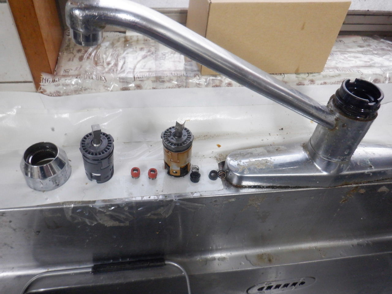 TOTO TKJ33U3【ｶｰﾄﾘｯｼﾞ交換方法】 台付き2穴ｼﾝｸﾞﾙﾚﾊﾞｰ水栓 ※ﾒﾀﾙｼﾞｮｲｼﾘｰｽﾞ ＜水が止まらない・ﾚﾊﾞｰが折れた・ﾚﾊﾞｰが重い＞修理方法 | あなたにも ...