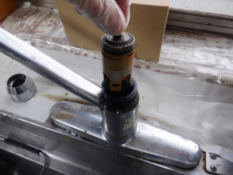 TOTO TKJ33U3【ｶｰﾄﾘｯｼﾞ交換方法】 台付き2穴ｼﾝｸﾞﾙﾚﾊﾞｰ水栓 ※ﾒﾀﾙｼﾞｮｲｼﾘｰｽﾞ ＜水が止まらない・ﾚﾊﾞｰが折れた・ﾚﾊﾞｰが重い＞修理方法 | あなたにも ...