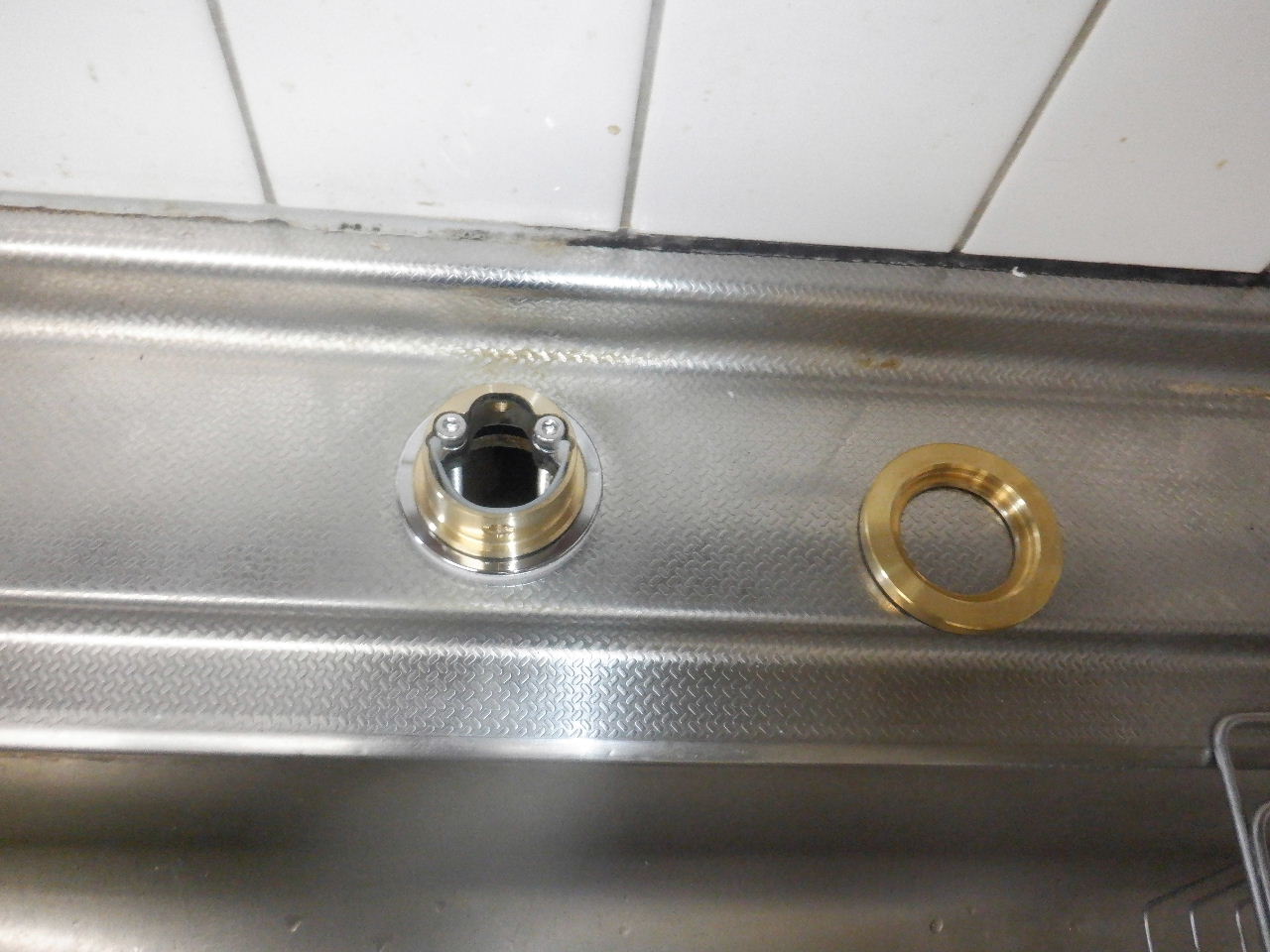 TOTO TK232【本体後継品へ交換】 台付ｼﾝｸﾞﾙﾚﾊﾞｰ･ﾊﾝﾄﾞｼｬﾜｰ水栓【修理部品供給終了品】※ｼﾞｮｲｼﾘｰｽﾞ･下吐水式＜水が止まらない＞水栓本体交換方法 | あなたにも ...