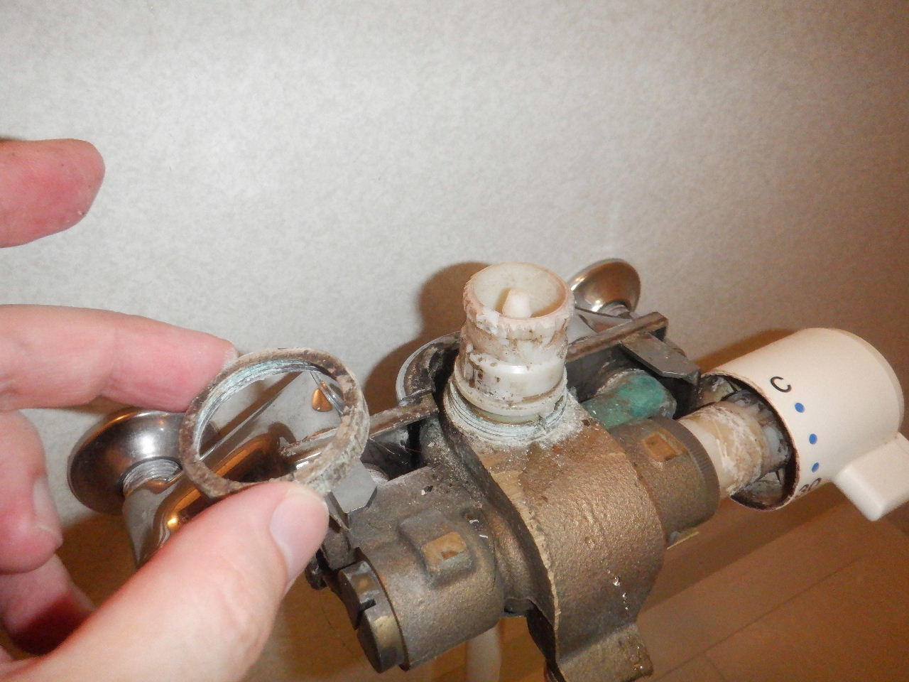 KVK KF132NG ｻｰﾓｽﾀｯﾄ式ｼｬﾜｰ水栓