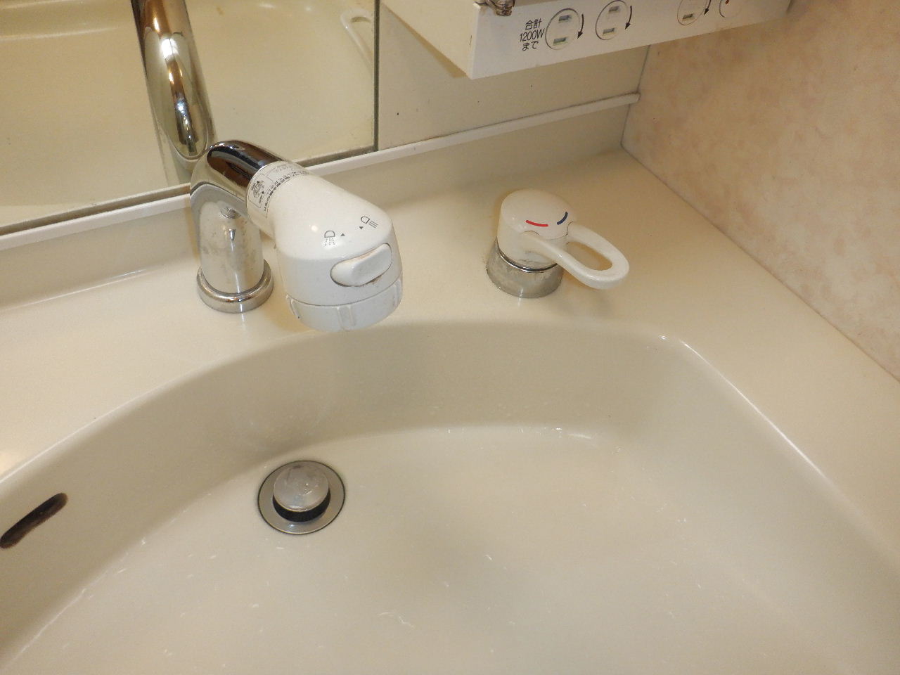 MYM FA241-011【ｶｰﾄﾘｯｼﾞ交換、ｼｬﾜｰﾎｰｽ交換】 洗面ｼﾝｸﾞﾙﾚﾊﾞｰ式洗髪ｼｬﾜｰ水栓＜水が止まらない・ﾚﾊﾞｰ下から水漏れ､ｼｬﾜｰﾎｰｽ水漏れ＞修理方法 ※NAiS ...