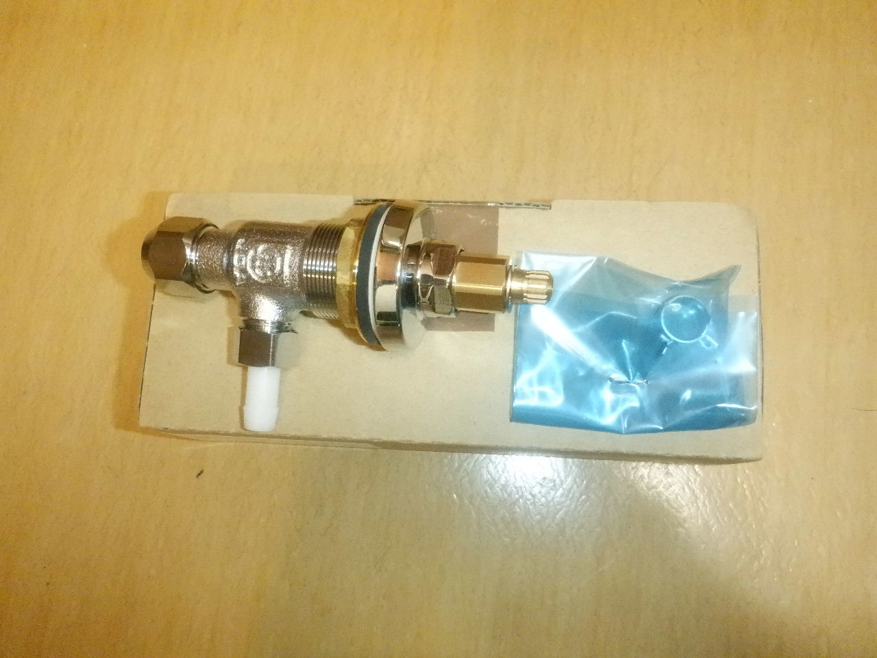 TOTO TL590AX【ﾊﾞﾙﾌﾞ部交換】 手洗器用ﾊﾝﾄﾞﾙ式水栓 修理方法 ※TOTO 埋込手洗器 L590(R) | あなたにも出来るかも？水道修理のブログ