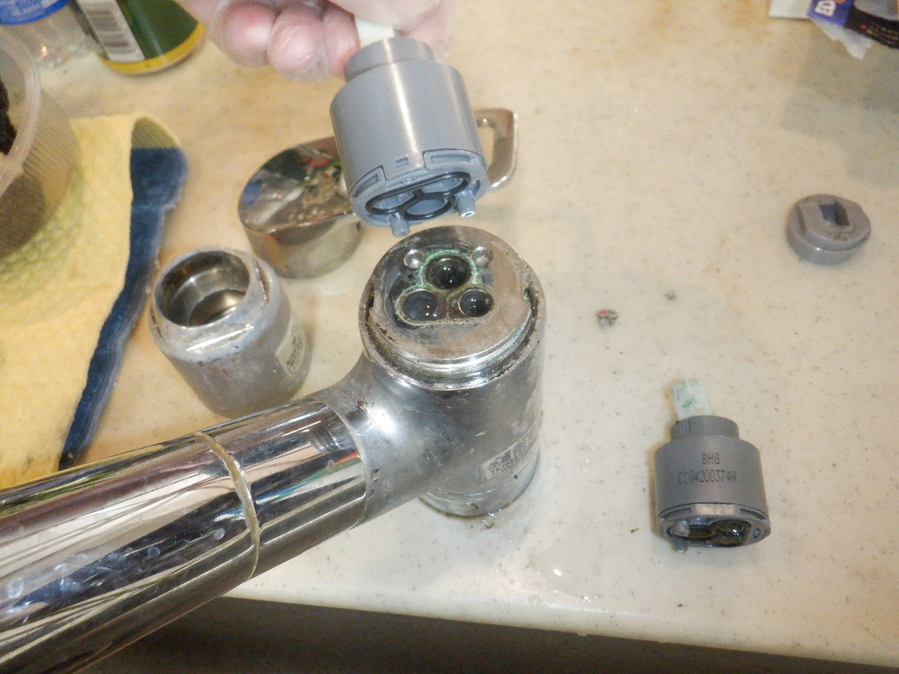 TOTO TKHG38P型【ｶｰﾄﾘｯｼﾞ交換方法、ｼｬﾜｰﾎｰｽ交換、後継品情報】 台付ｼﾝｸﾞﾙ・浄水器内蔵型・ﾊﾝﾄﾞｼｬﾜｰ水栓＜水が止まらない・ｼｬﾜｰﾎｰｽから水漏れ＞修理方法 ...