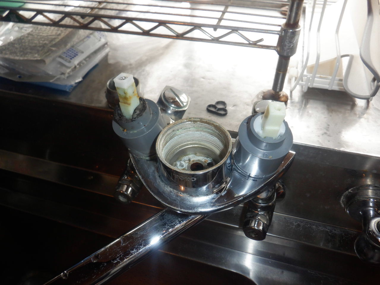 TOTO TKY9【ｶｰﾄﾘｯｼﾞ交換手順】 壁付ｼﾝｸﾞﾙﾚﾊﾞｰ混合水栓 ＜ﾚﾊﾞｰを下げても水が止まらない＞修理方法 | あなたにも出来るかも？水道修理のブログ