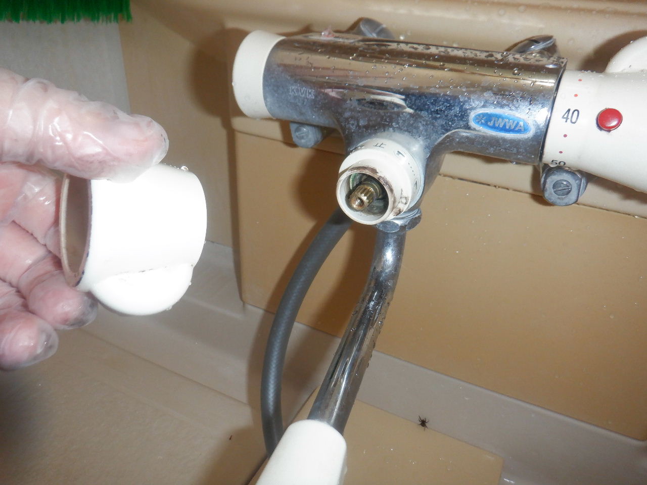 KVK KF112G(B)【切替ﾕﾆｯﾄ交換】、【後継品・同等品】 浴室ｻｰﾓｽﾀｯﾄ式ｼｬﾜｰ水栓 ＜水が止まらない、温度調節が出来ない＞ 修理方法、水栓本体交換方法 | あなたにも出来るか ...