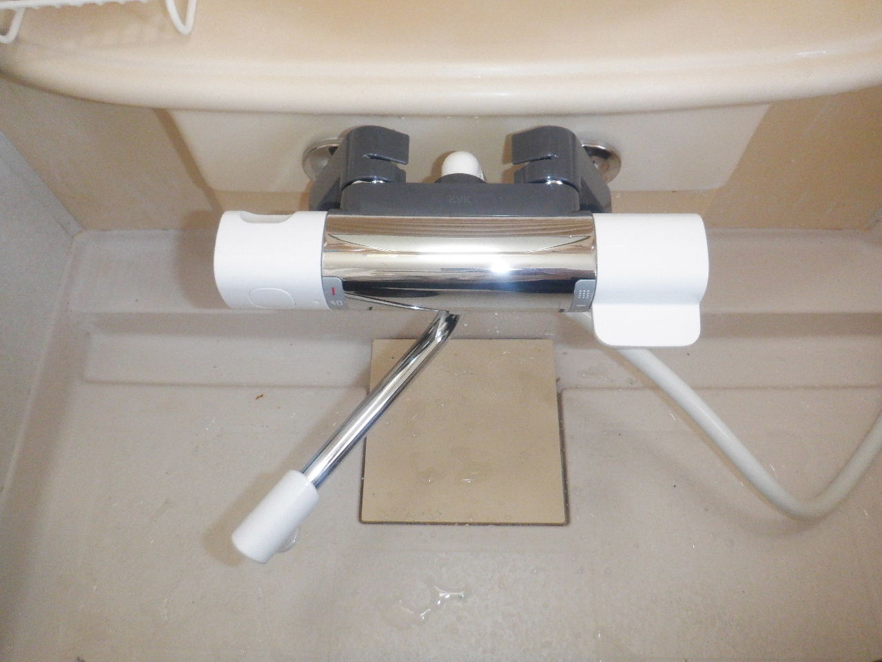 KVK KF112G(B)【切替ﾕﾆｯﾄ交換】、【後継品・同等品】 浴室ｻｰﾓｽﾀｯﾄ式ｼｬﾜｰ水栓 ＜水が止まらない、温度調節が出来ない＞ 修理方法、水栓本体交換方法 | あなたにも出来るか ...