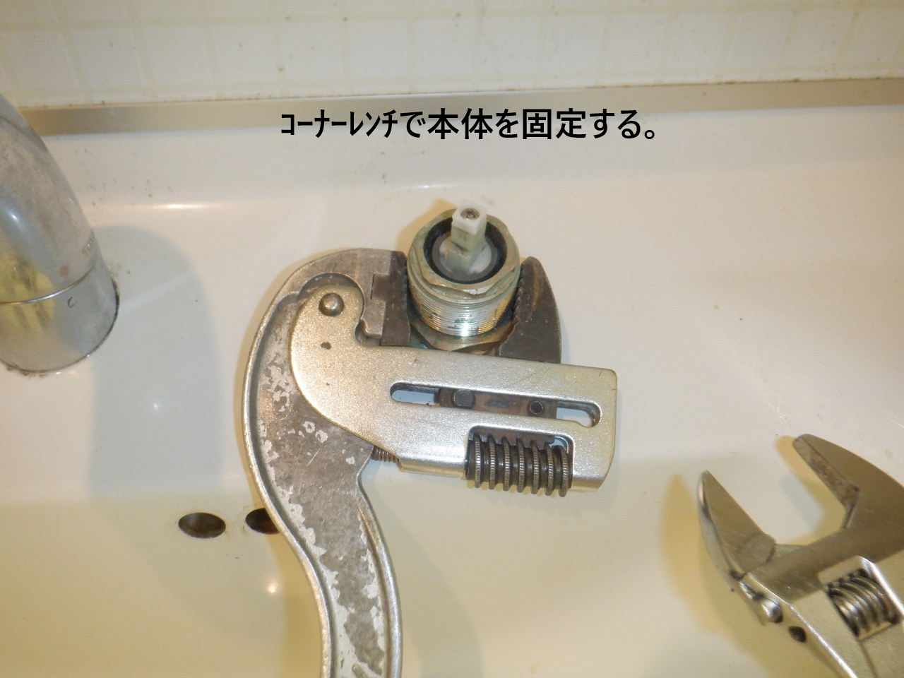TOTO TL380A1RB【ｶｰﾄﾘｯｼﾞ交換・ｼｬﾜｰﾎｰｽ交換】 洗面ｼﾝｸﾞﾙﾚﾊﾞｰ式ｼｬﾜｰ水栓 の水漏れ修理方法 | あなたにも出来るかも？水道修理のブログ