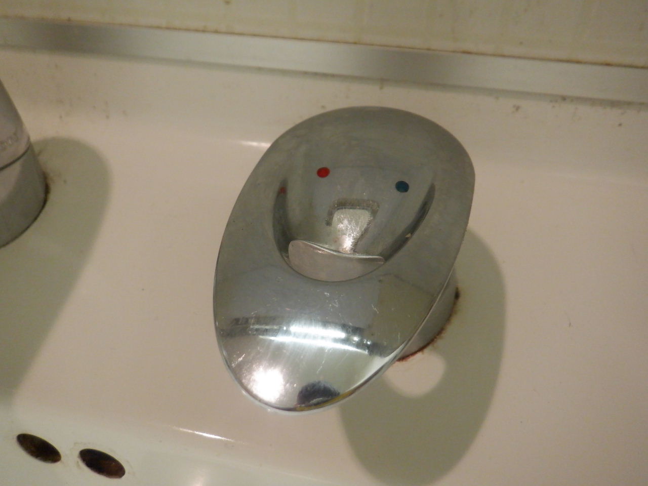 TOTO TL380A1RB【ｶｰﾄﾘｯｼﾞ交換・ｼｬﾜｰﾎｰｽ交換】 洗面ｼﾝｸﾞﾙﾚﾊﾞｰ式ｼｬﾜｰ水栓 の水漏れ修理方法 | あなたにも出来るかも？水道修理のブログ