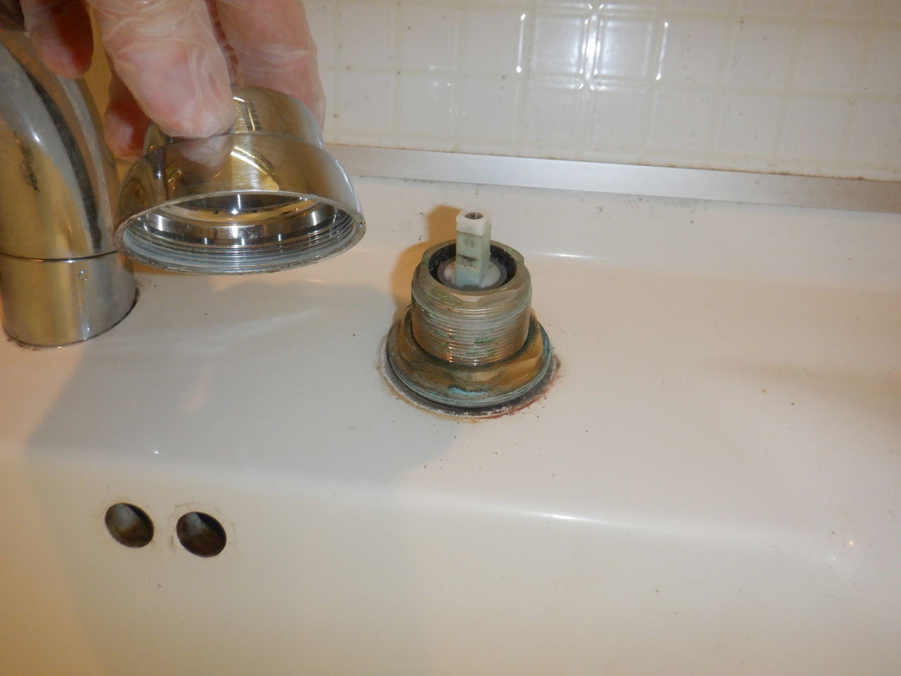 TOTO TL380A1RB【ｶｰﾄﾘｯｼﾞ交換・ｼｬﾜｰﾎｰｽ交換】 洗面ｼﾝｸﾞﾙﾚﾊﾞｰ式ｼｬﾜｰ水栓 の水漏れ修理方法 | あなたにも出来るかも？水道修理のブログ