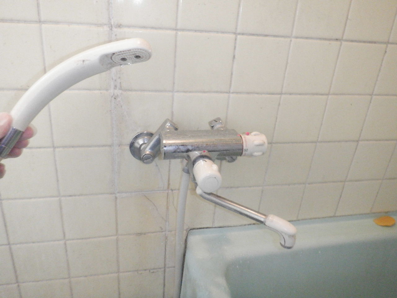 INAX BF-4145T【温度制御部交換、切替弁部・本体後継品情報】 ｻｰﾓｽﾀｯﾄ付ｼｬﾜｰﾊﾞｽ水栓 ＜温度調節が効かない＞ | あなたにも出来るかも？水道修理のブログ