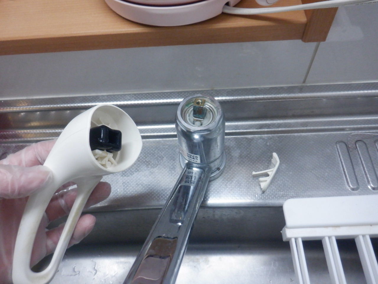 KVK KM556(CL) 【ﾊﾞﾙﾌﾞｶｰﾄﾘｯｼﾞ交換手順、本体後継品・代替品情報】台付ｼﾝｸﾞﾙﾚﾊﾞｰ混合水栓＜水が止まらない＞修理方法 | あなたにも出来るかも？水道修理のブログ