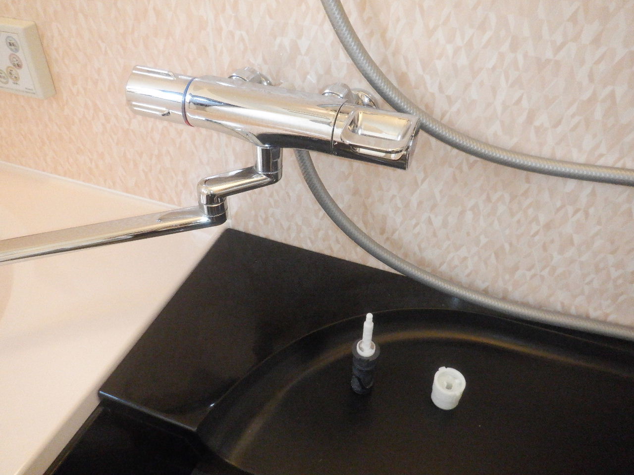 LIXIL BF-HB145TX(390W）-PU3 ｻｰﾓｽﾀｯﾄ付ｼｬﾜｰﾊﾞｽ水栓 ＜水が止まらない＞修理方法（切替弁部交換手順）※BF-HB145T~系 | あなたにも出来るかも？水道 ...