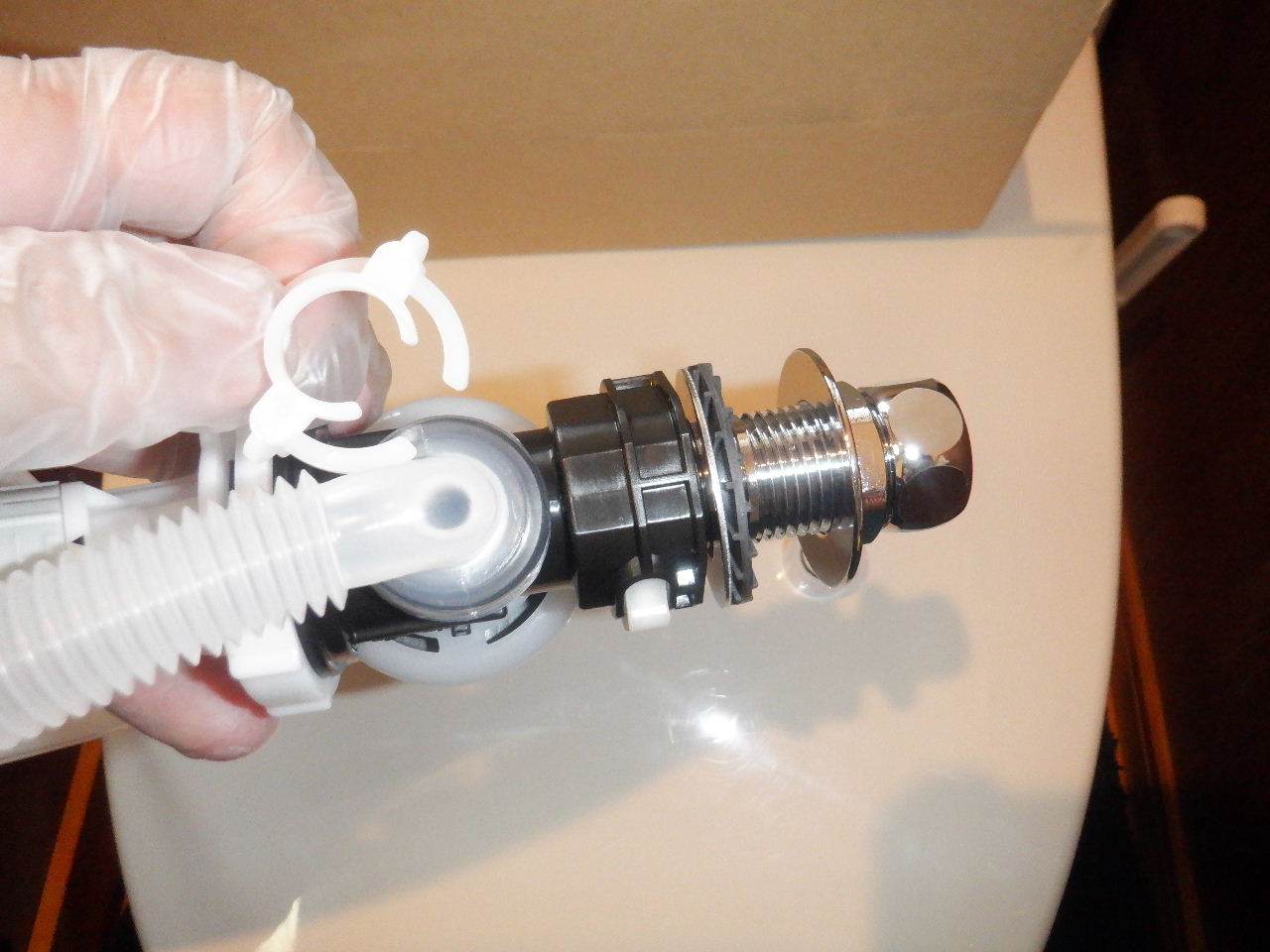 INAX DT-882（DT-589）【ﾎﾞｰﾙﾀｯﾌﾟ・ﾌﾛｰﾄｺﾞﾑ玉交換・ﾌﾛｰﾄ弁交換】ﾄｲﾚﾛｰﾀﾝｸ 水が止まらない 修理方法 | あなたにも出来るかも？水道修理のブログ