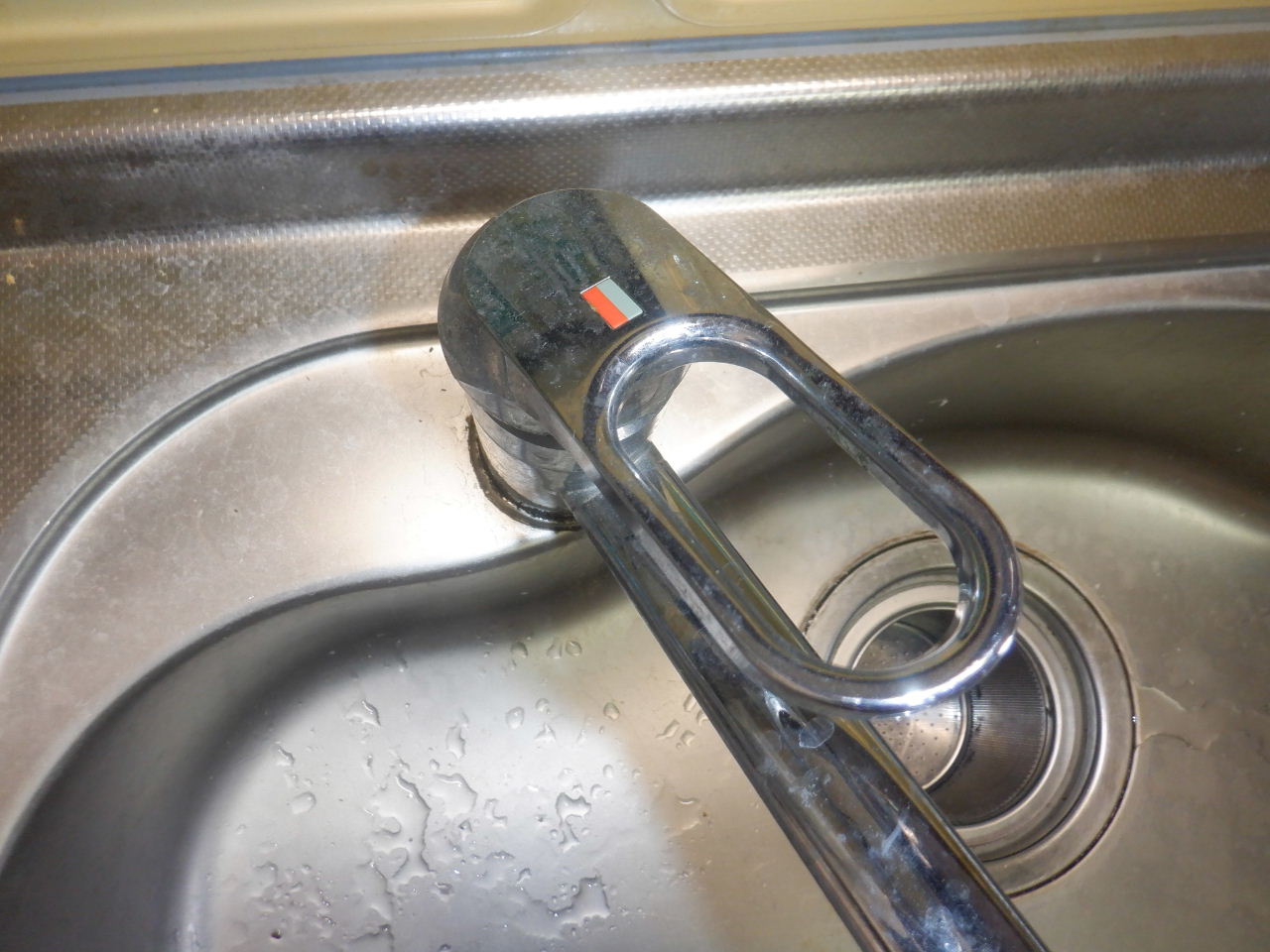 TOTO TKJ31F【水栓本体交換・取り外し方法】【下げ吐水】 台所ｼﾝｸﾞﾙﾚﾊﾞｰ水栓 （修理部品供給終了品） | あなたにも出来るかも？水道修理のブログ