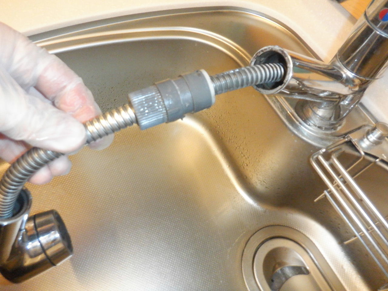 MYM FB273-094【ｼｬﾜｰﾎｰｽ・ｶｰﾄﾘｯｼﾞ交換、本体後継品・代替品情報】台付ｼﾝｸﾞﾙﾚﾊﾞｰ式ｼｬﾜｰ水栓 水漏れ修理方法 ※ｸﾘﾅｯﾌﾟｷｯﾁﾝ | あなたにも出来るかも ...