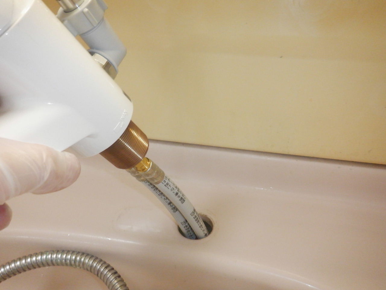 INAX SF-35S【本体後継品へ交換、ｶｰﾄﾘｯｼﾞ品番情報】ｼﾝｸﾞﾙﾚﾊﾞｰ洗髪ｼｬﾜｰ水栓＜水が止まらない、ｼｬﾜｰ･ｶﾗﾝの切替が出来ない＞ 水栓本体交換方法 | あなたにも出来る ...